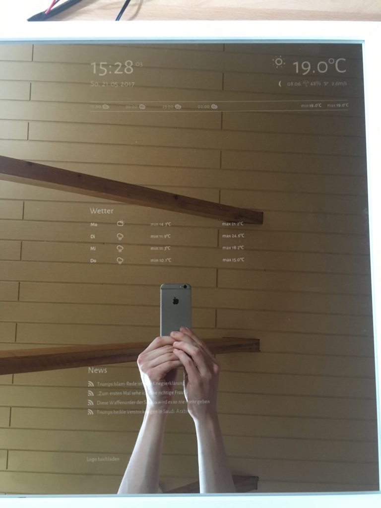 [DIY] Smart Mirror